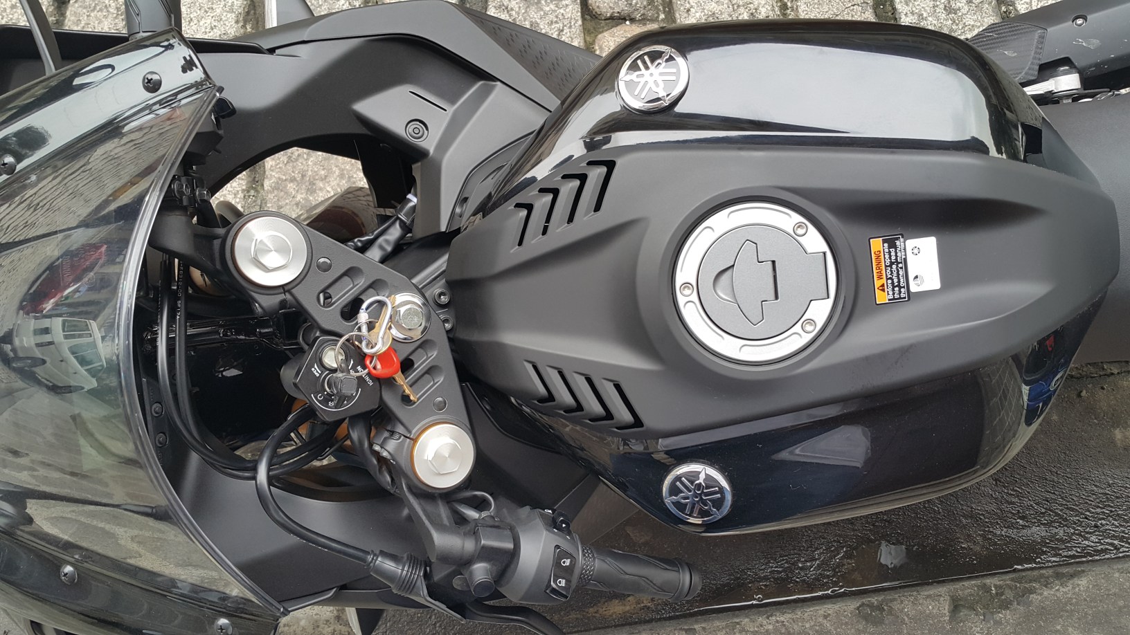 YAMAHA YZF R15 v3 Specification and Features – FelXtreme Motoblog